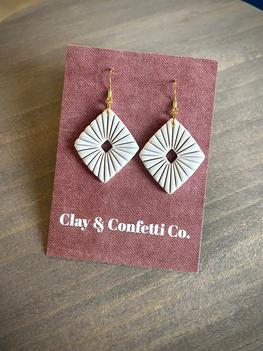 Cream detailed diamond – Clay+ConfettiCo